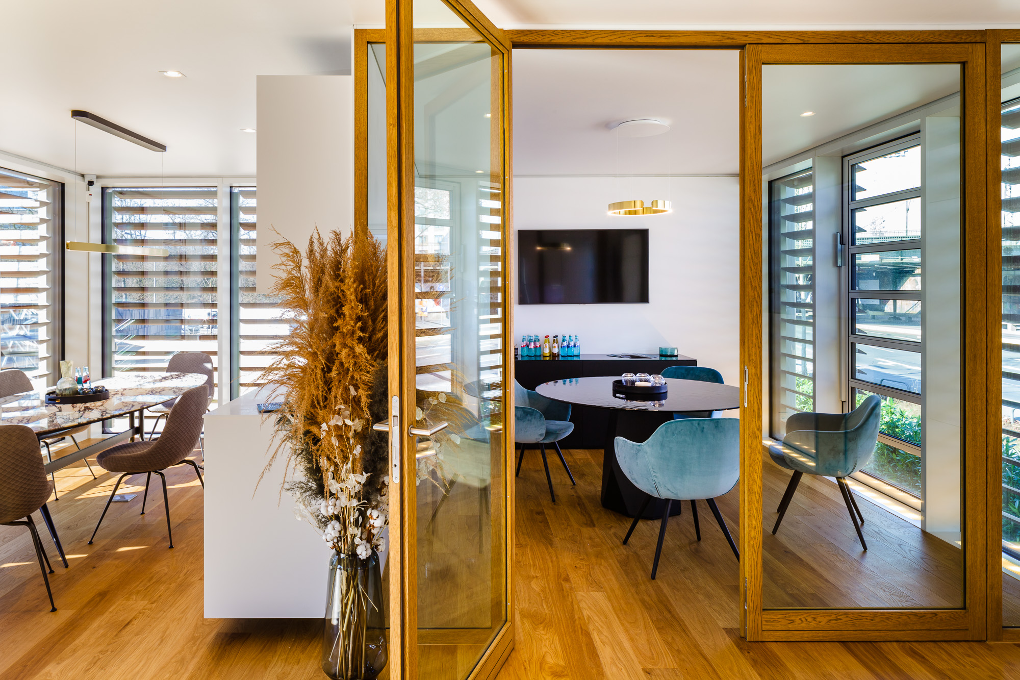 b&l I hafen park quartier I luxury sales office I 85 sqm I 2020 I ...